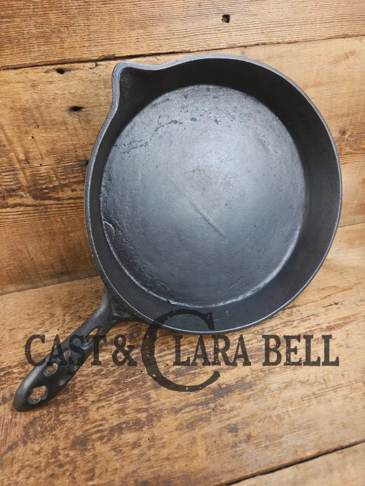 1870s Era Antique 8-9 Highland Foundry Semi-Fancy Skillet. THIS is a p ...