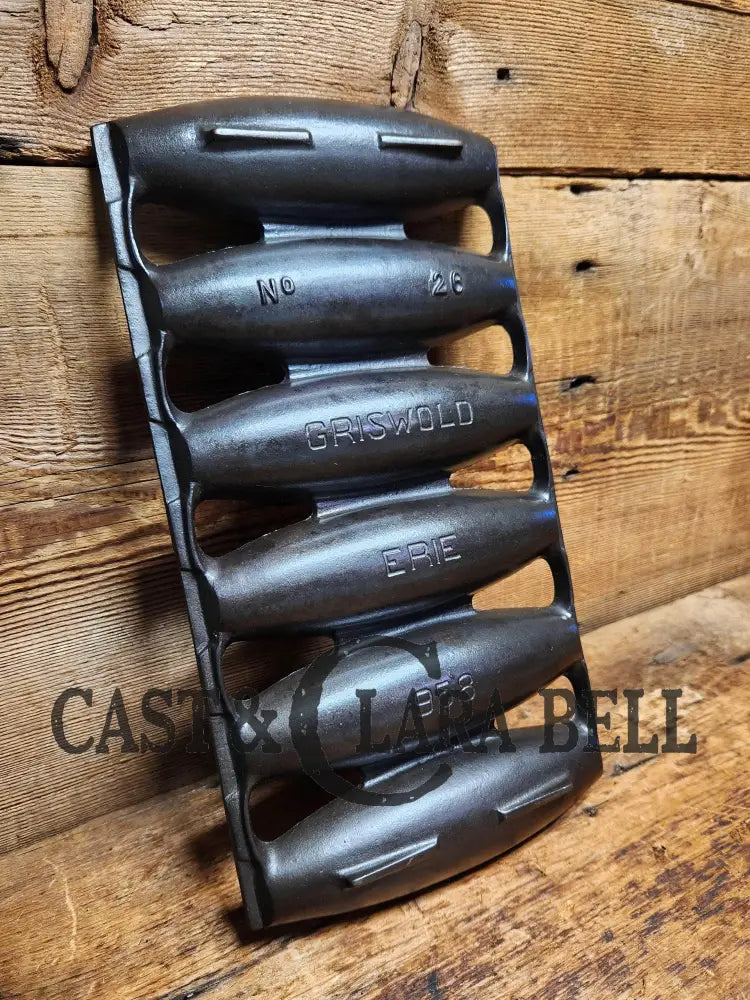 Griswold No. 26 Cast Iron Vienna Pan, p/n 958 – Cast & Clara Bell