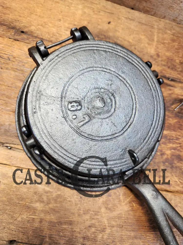 Late 1800's Patton style #6/7 cast waffle iron. Playing card style pat ...